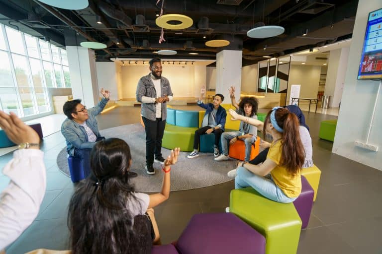 4 Benefits of Joining a Club or Society at University | UNITAR
